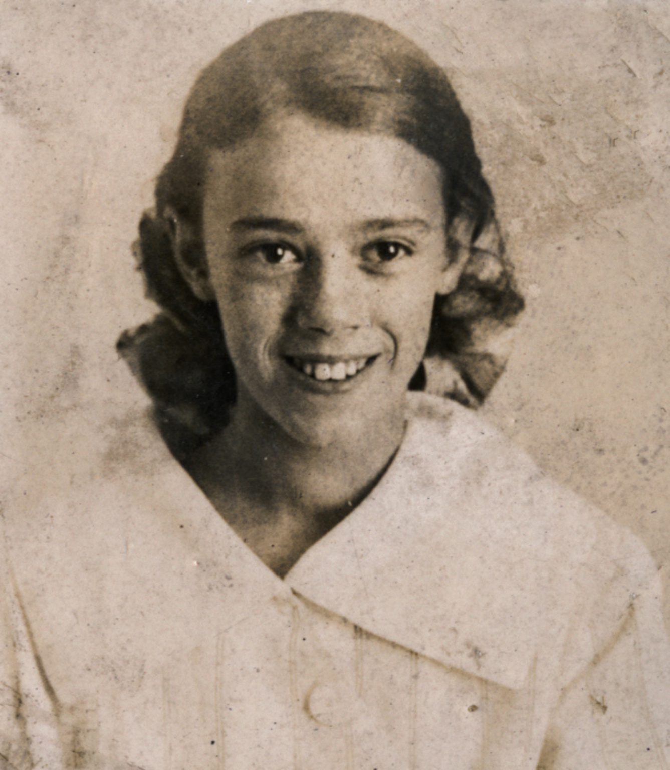 Circa 1916 - Elizabeth Dauth School Photo - Dauth Family Archive